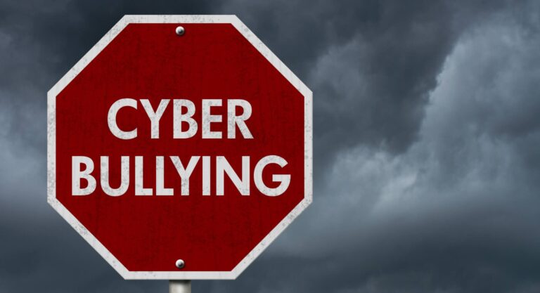 El bullying en Internet: qué es el ciberacoso y cómo detenerlo ...